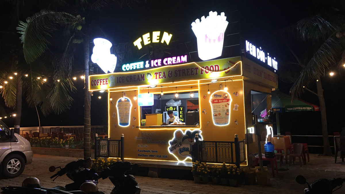 海を眺めながら休憩、素晴らしい野外カフェ"Cafe Kem Teen" | KO-HY Japan (jp)